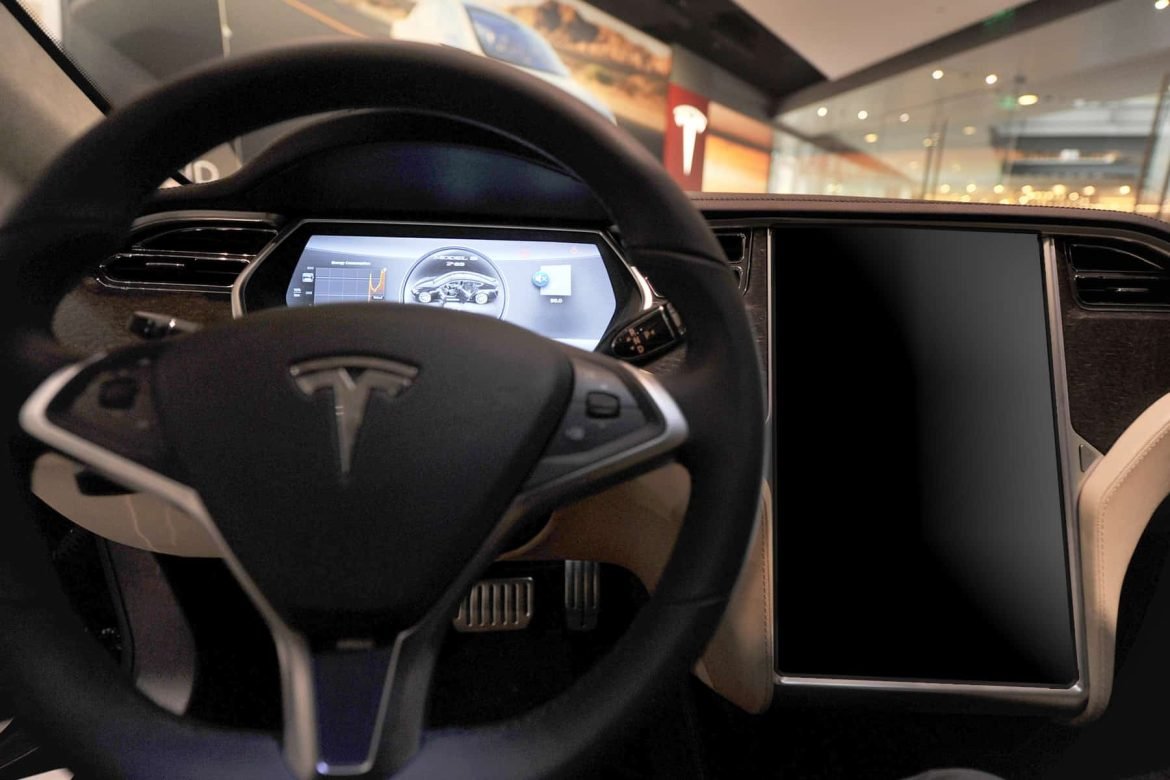 Tesla Screen Replacement Cost & Process - Green Car Future