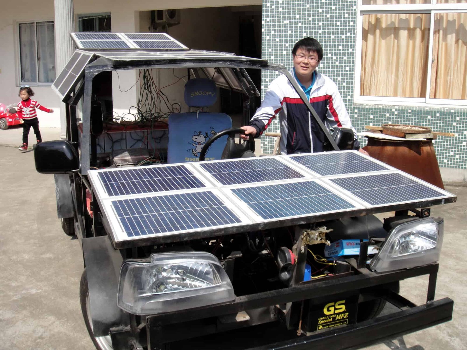 Charging a Nissan Leaf with Solar Panels: Pipe Dream or Reality ...