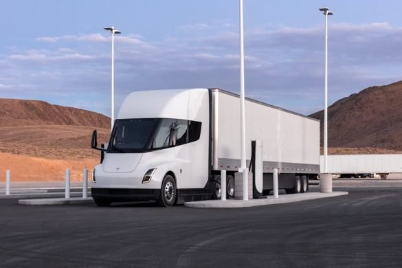 Electric Garbage Trucks: Battle vs Mack vs Peterbilt vs Oshkosh - Green ...